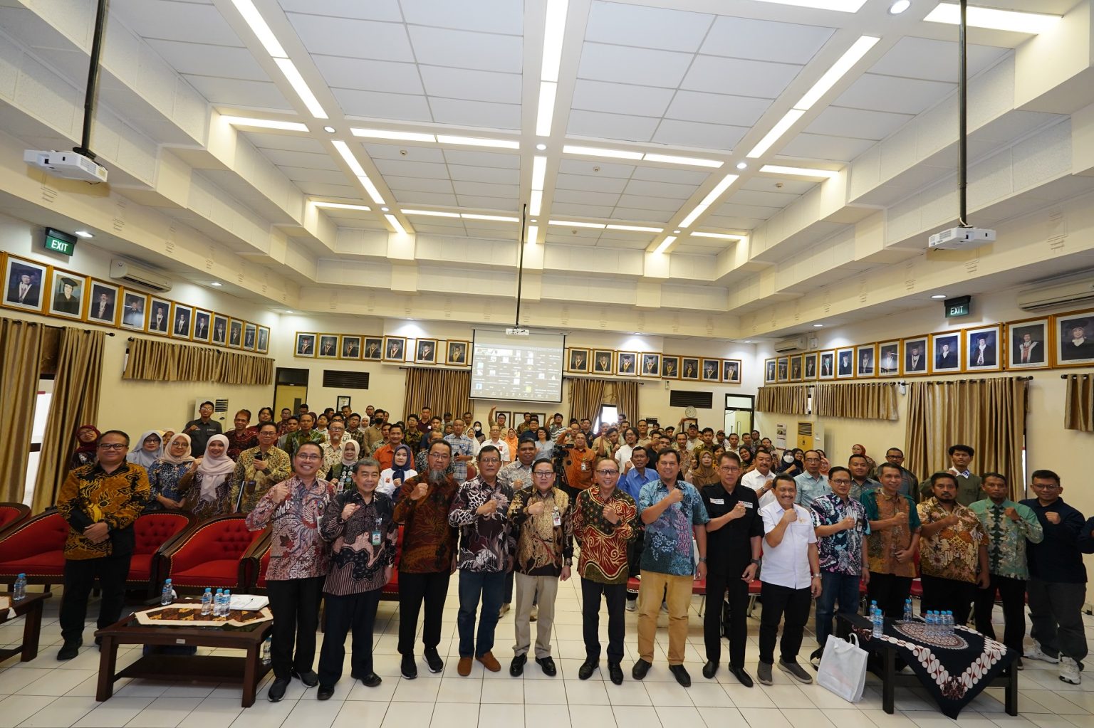 Fapet UGM Gelar Sarasehan Peternakan Bahas Transformasi Industri Unggas ...
